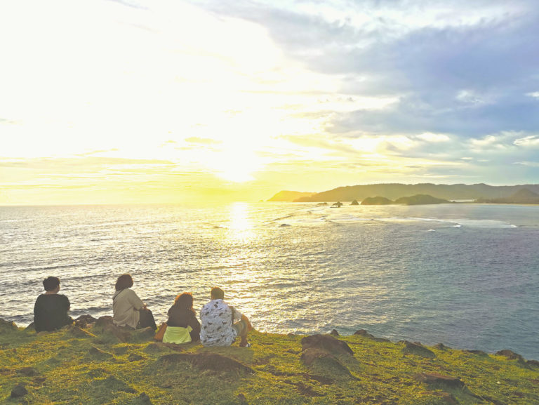 ロンボク島クタの一押し夕日スポット | 秘境の地 ロンボク島・バリ島 観光ツアーガイド｜KUBA JAPAN